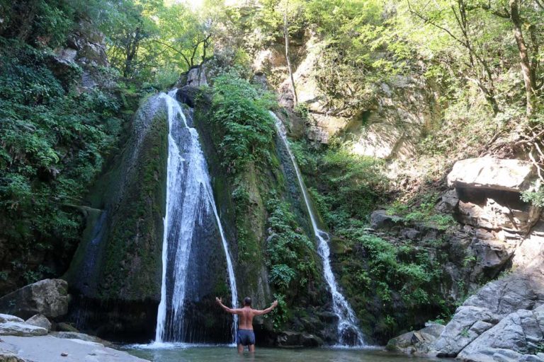 ΟΙ ΚΑΤΑΡΡΑΚΤΕΣ ΤΗΣ ΒΑΡΒΑΡΑΣ ΣΤΗΝ ΟΡΕΙΝΗ ΧΑΛΚΙΔΙΚΗ - Runvel